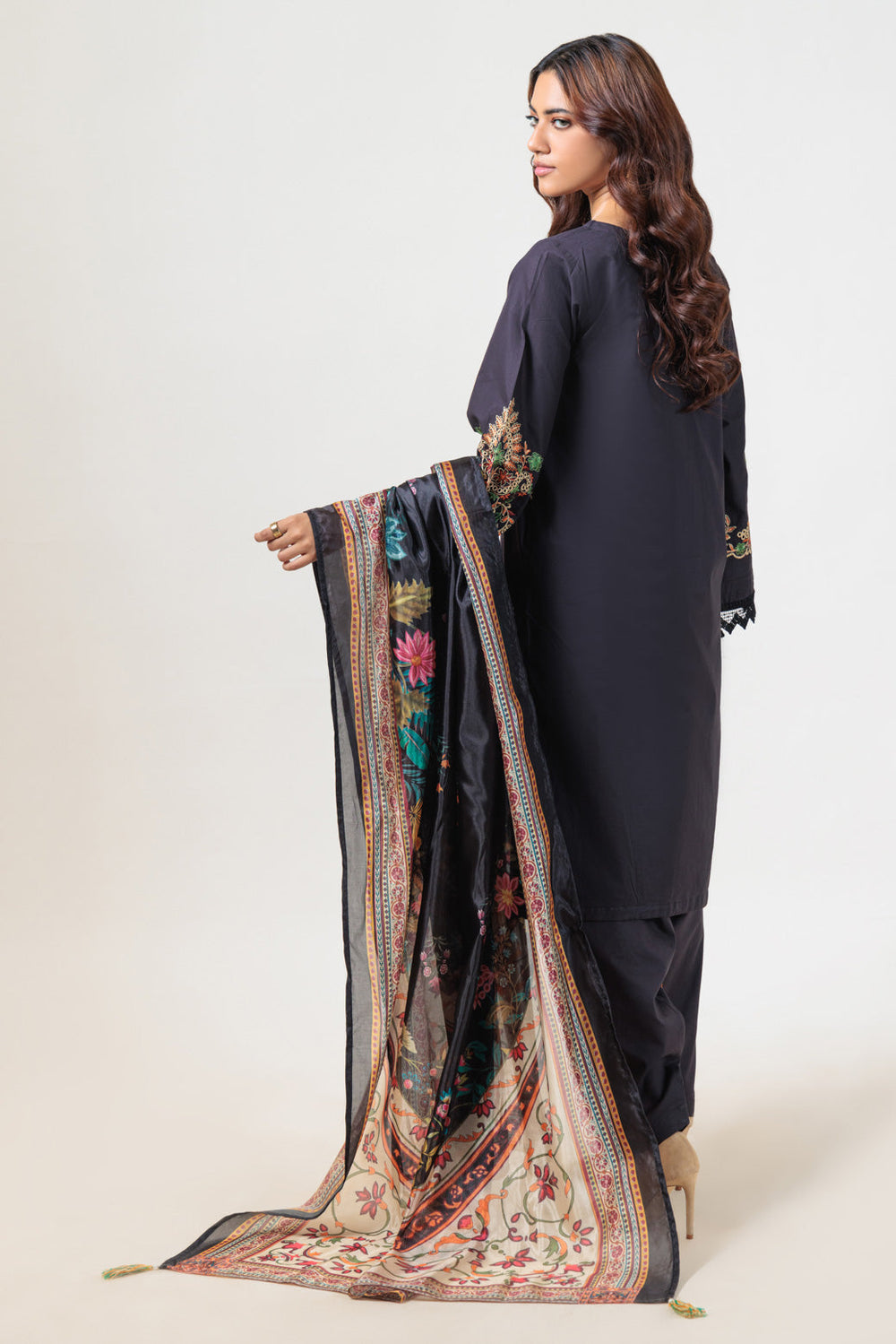 Bonanza Satrangi Winter 2025 – Salai